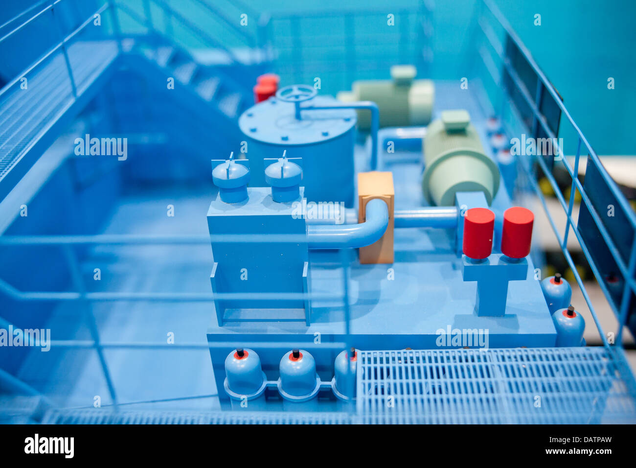 Power plants pipes hi-res stock photography and images - Alamy