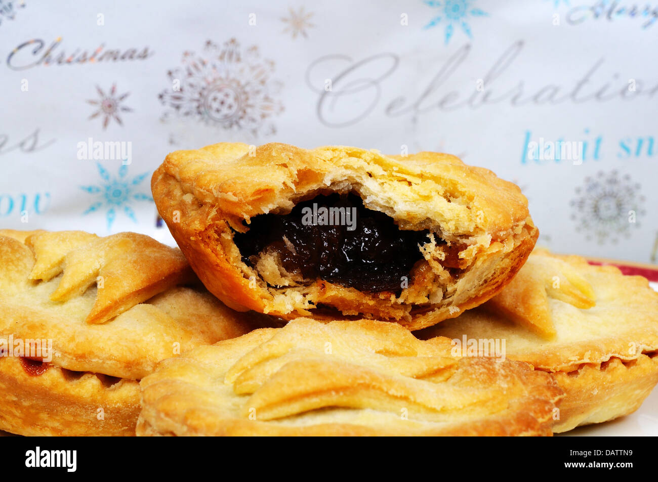 Food christmas sweet tree mince pie hi-res stock photography and images ...
