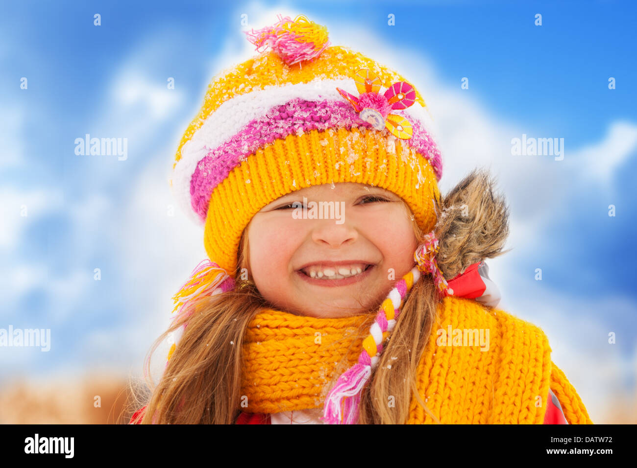 Kids happy face winter hi-res stock photography and images - Alamy