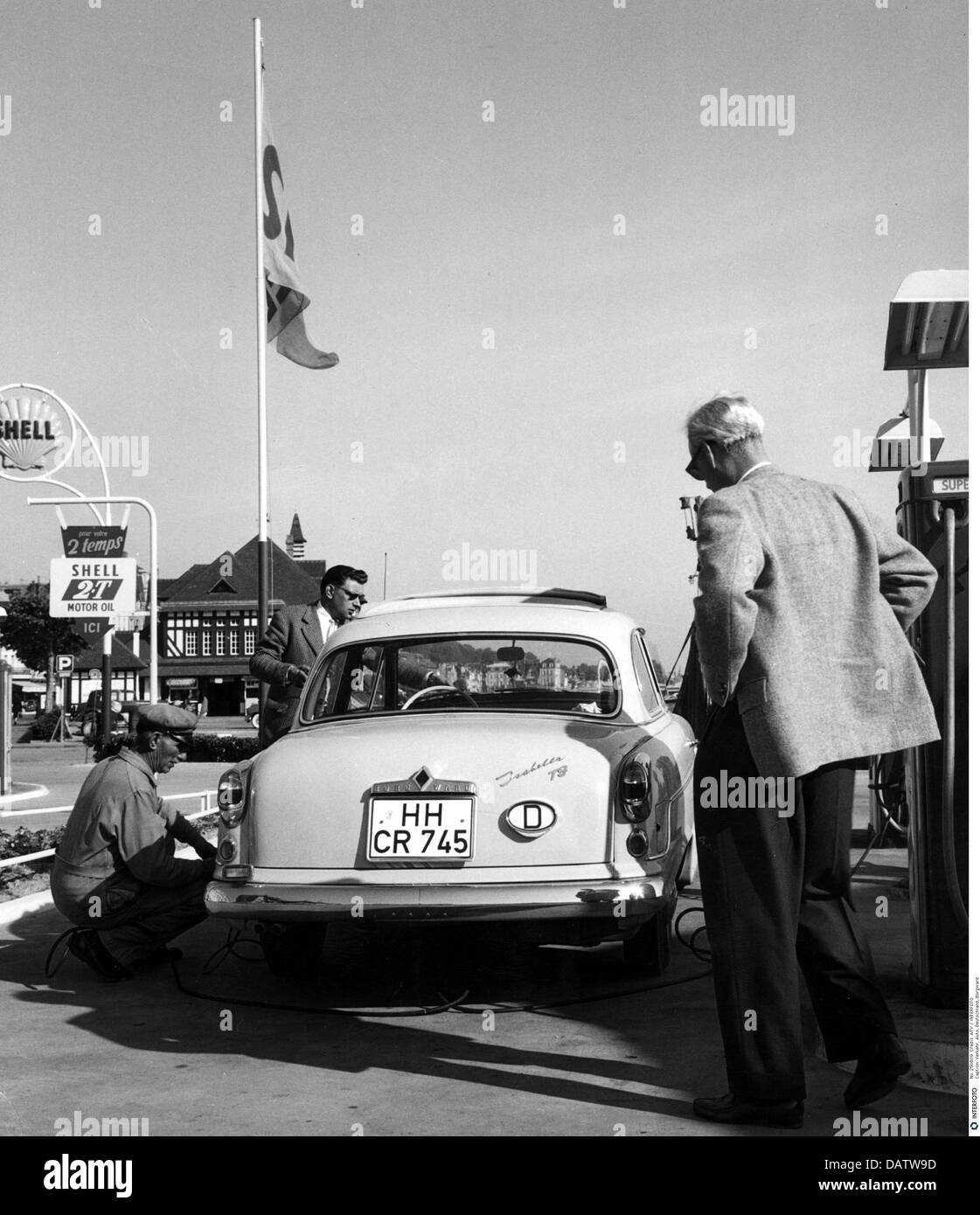 1950s shell gas station hi-res stock photography and images - Alamy