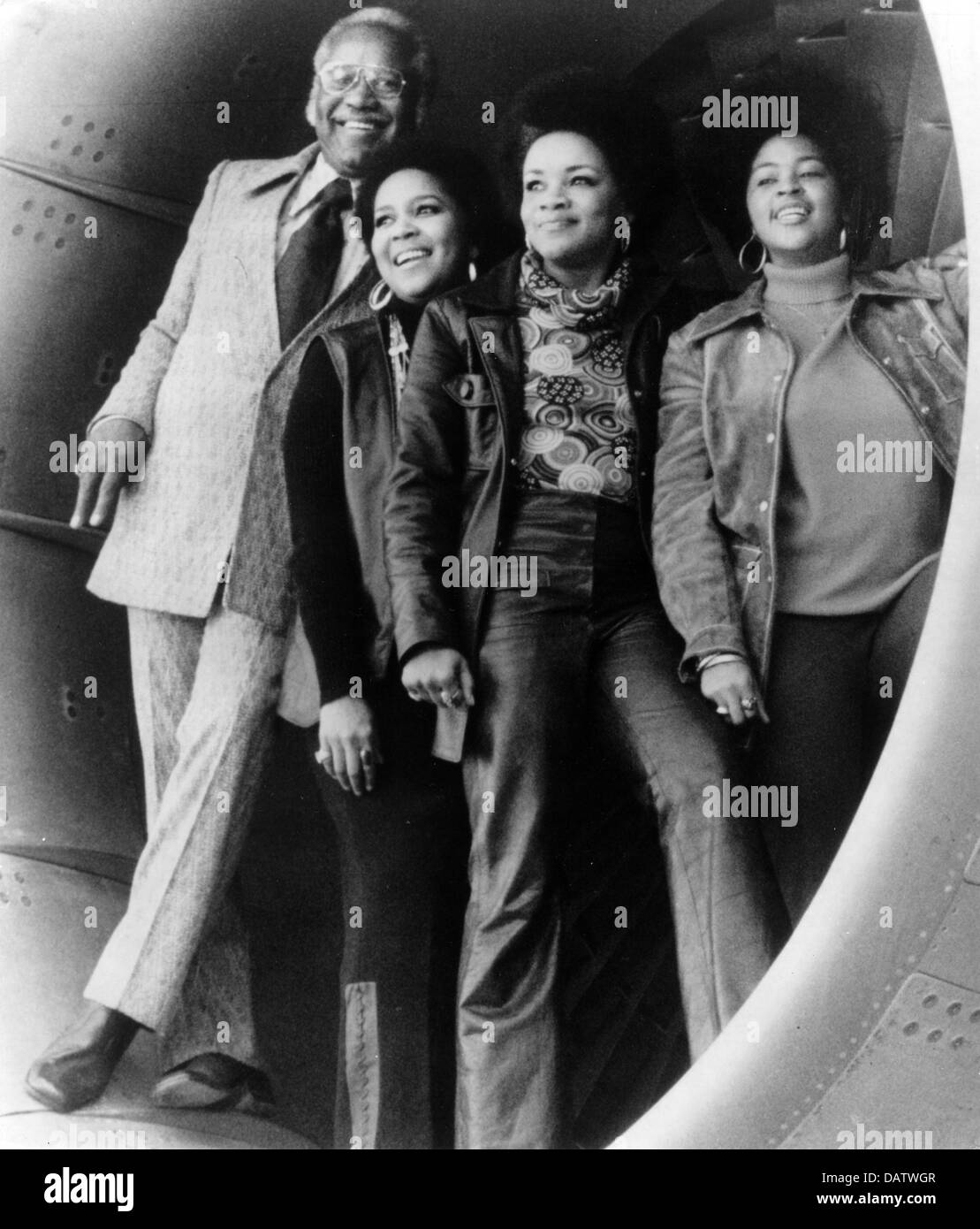 THE STAPLE SINGERS Promotional photo of US Gospel group Stock Photo - Alamy