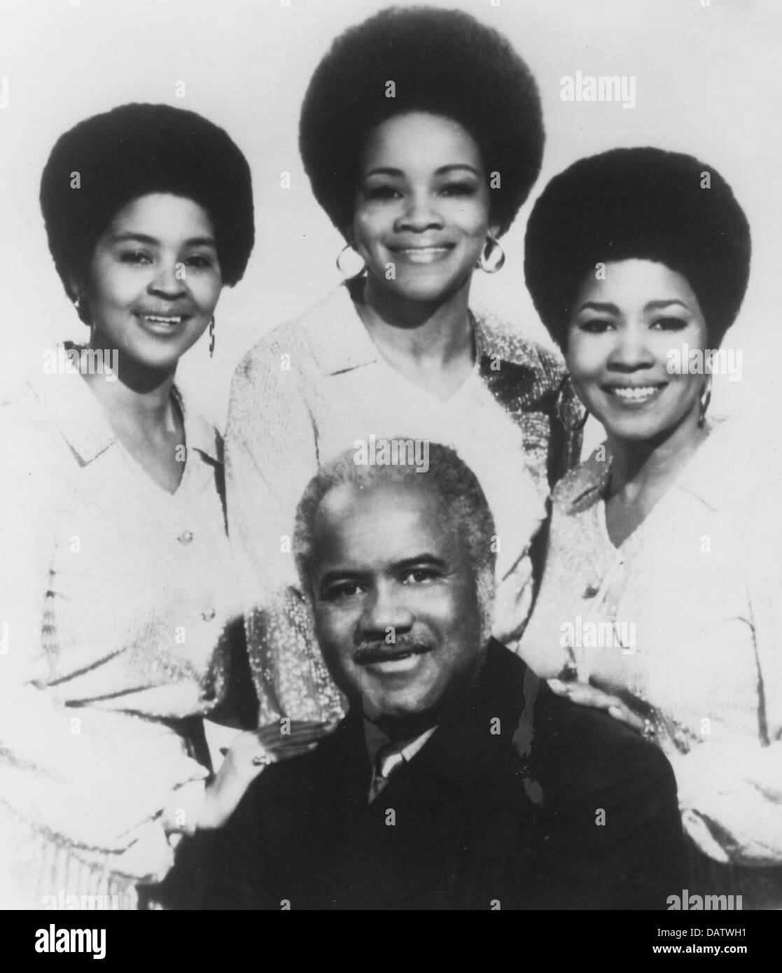 THE STAPLE SINGERS Promotional photo of US Gospel group Stock Photo - Alamy