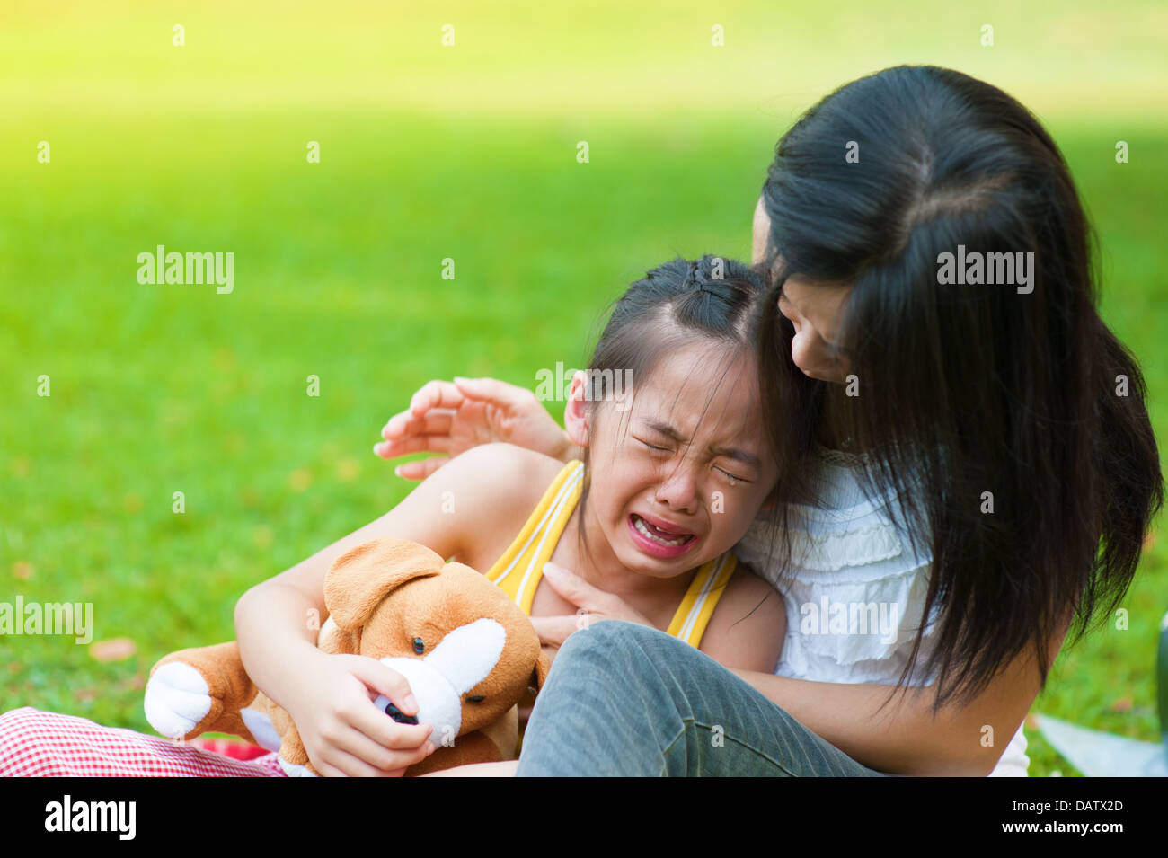 Crying japanese children hi-res stock photography and images - Alamy