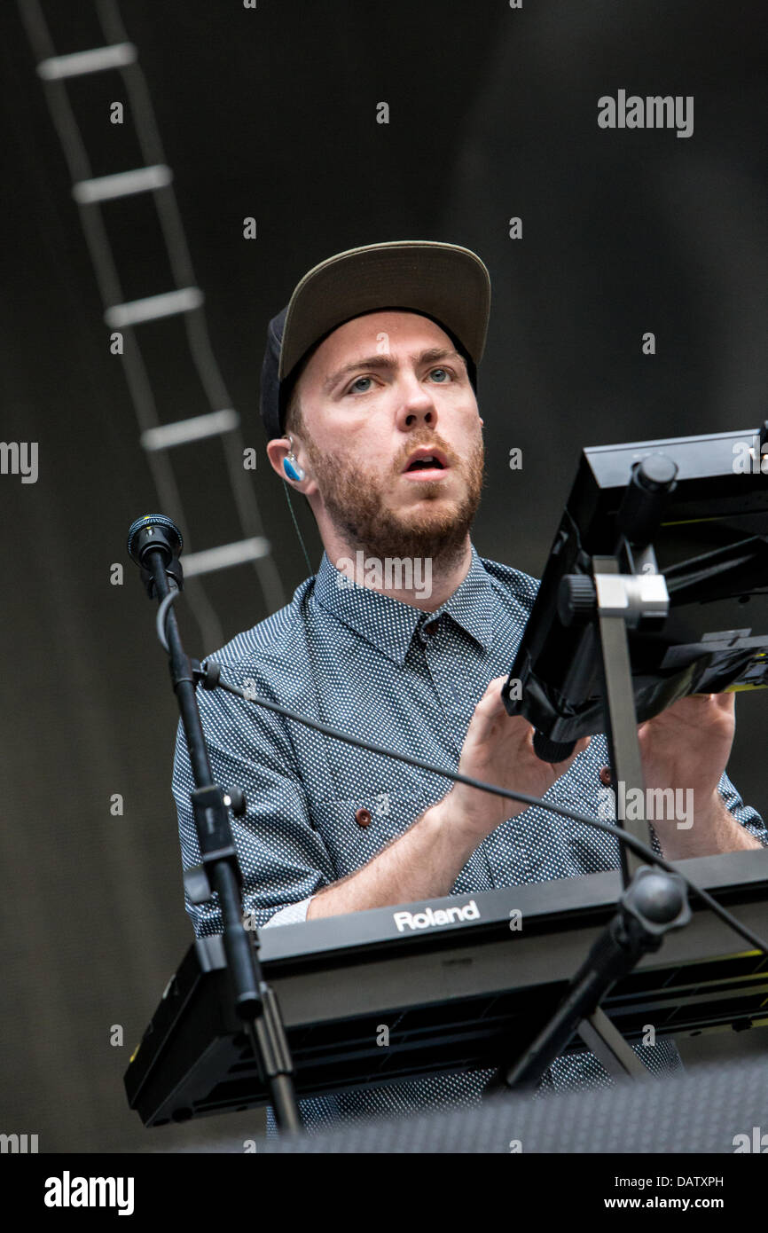 Chvrches Band Stock Photos & Chvrches Band Stock Images - Alamy