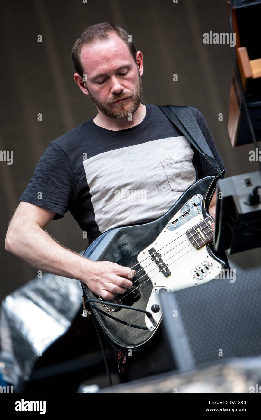 Chvrches band hi-res stock photography and images - Alamy