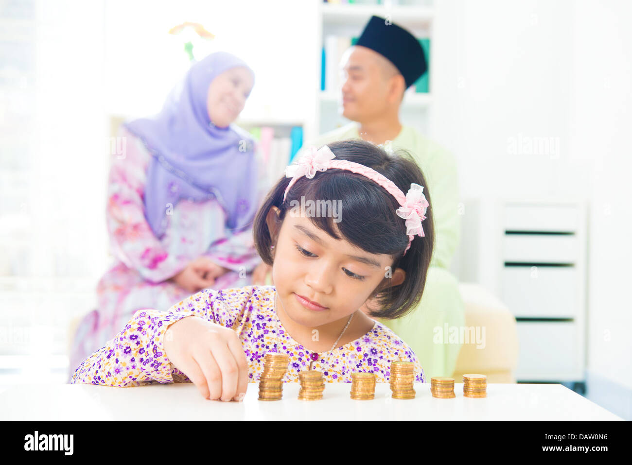 Arab kid money hi-res stock photography and images - Alamy