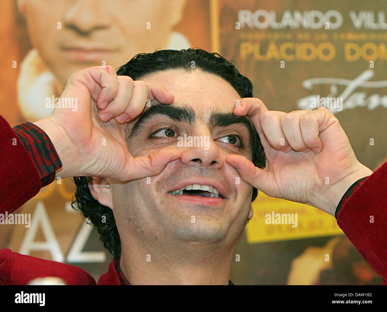 Mexican star tenor Rolando Villazon exemplifies how he bothered Placido ...