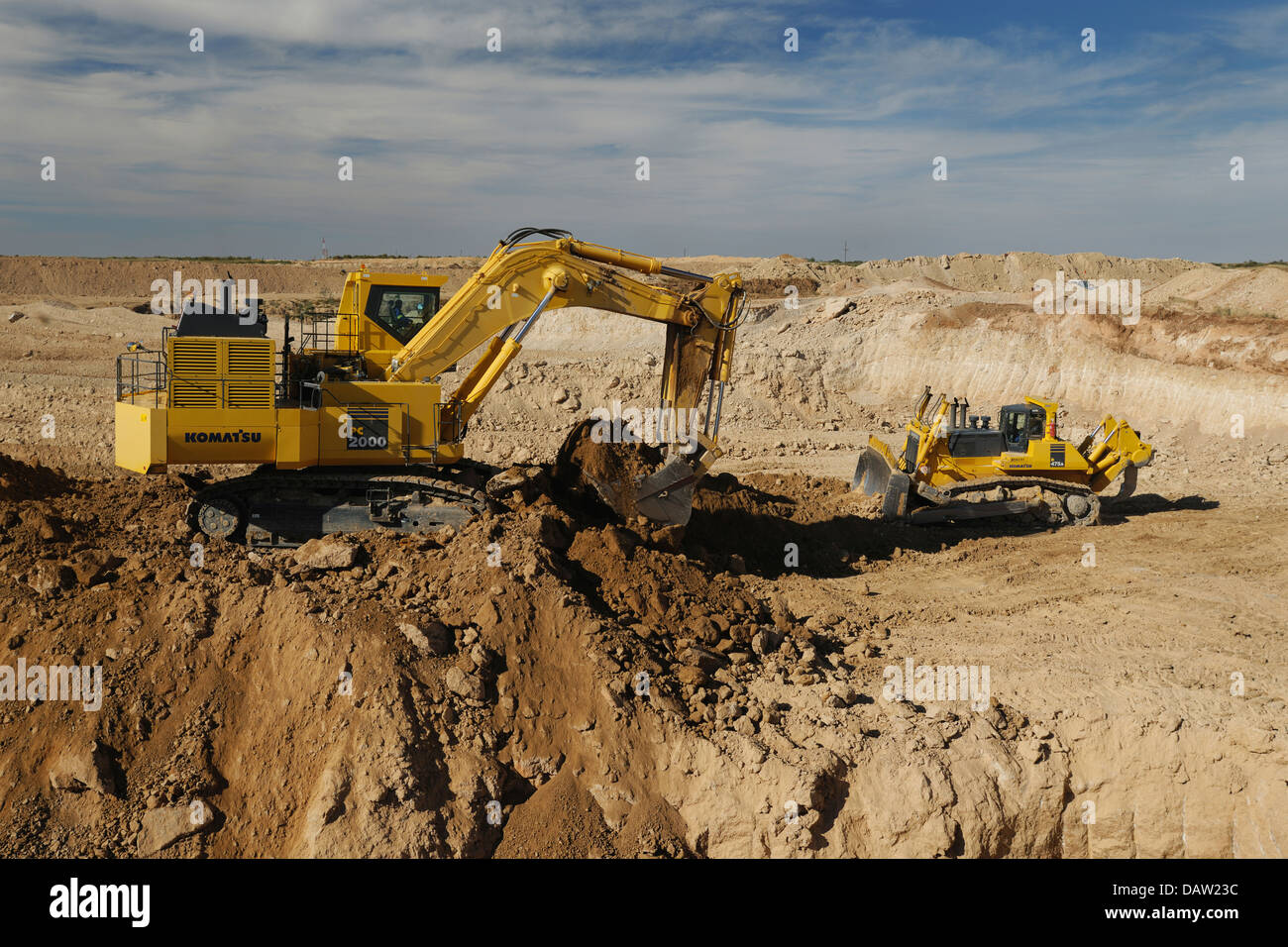 Diamond mining equipment,excavating top soil near Barkly West, South ...