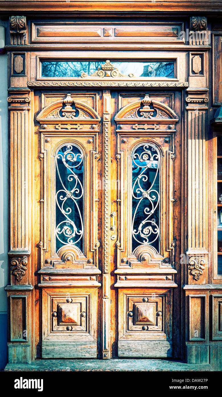 Old entry doors hi-res stock photography and images - Alamy