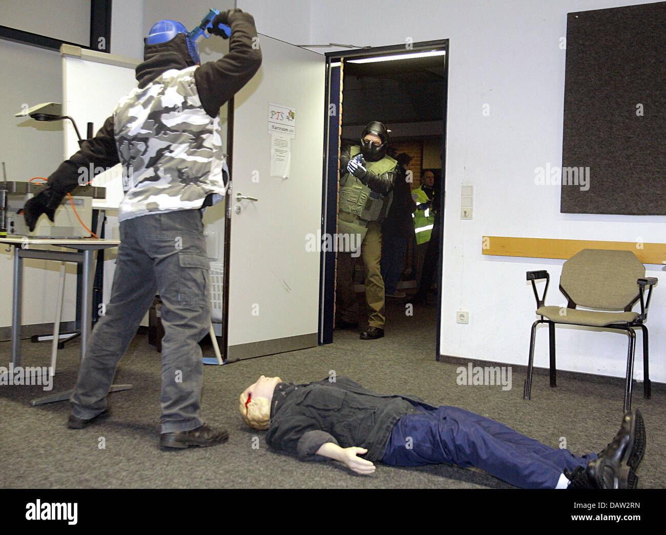 Amok runner hi-res stock photography and images - Alamy