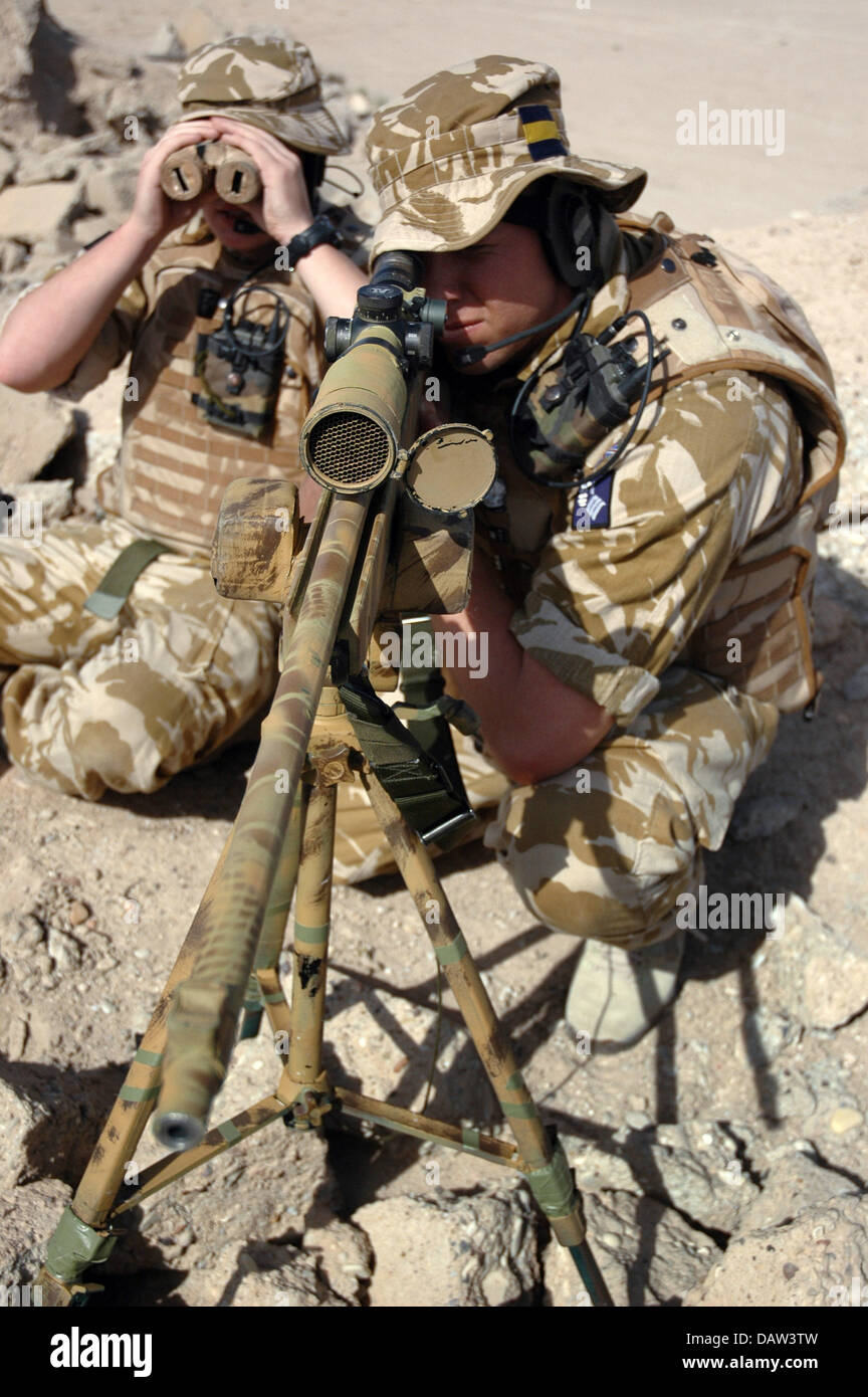 Snipers of the British troops of the multinational 'Division South East ...