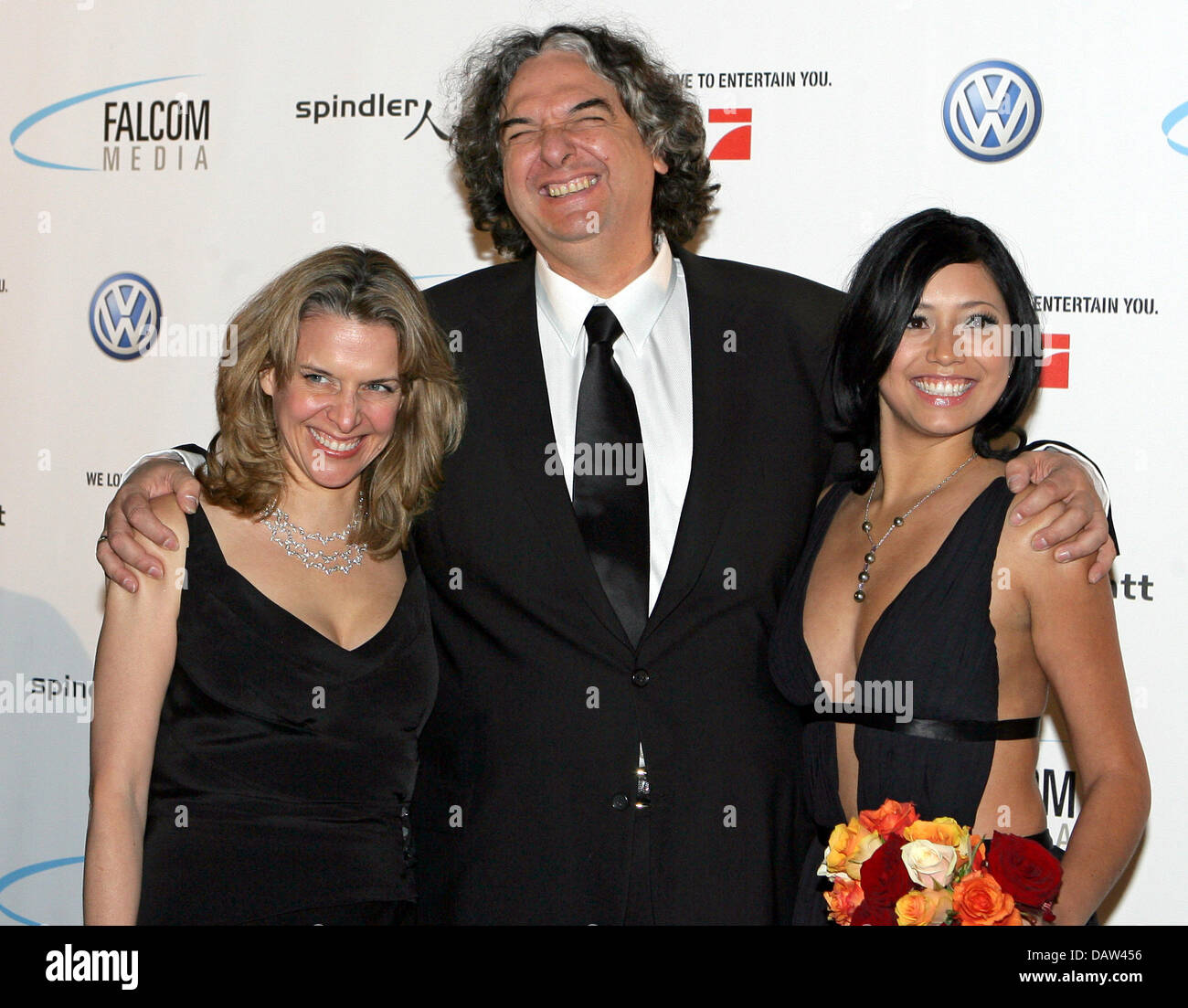 Producer Barbara Martinez Jitner (L-R), US-American filmmaker Gregory ...