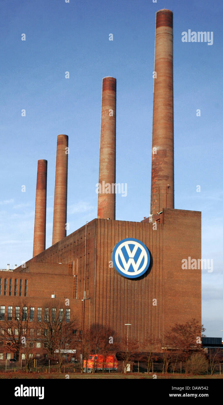 The picture shows the power station of Volkswagen (VW) in Wolfsburg ...