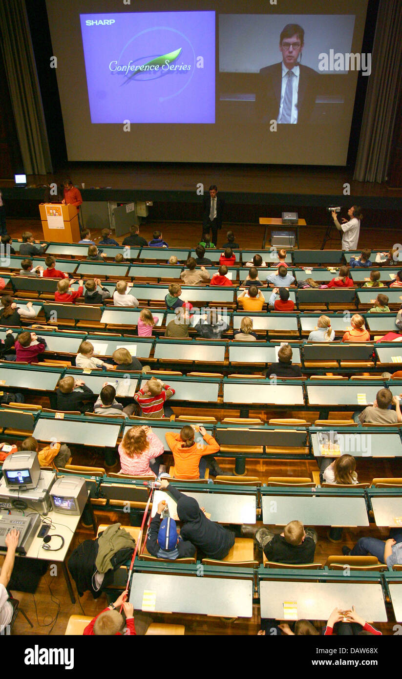 Children attend a lecture at the university of Duisburg, Germany, 23 ...