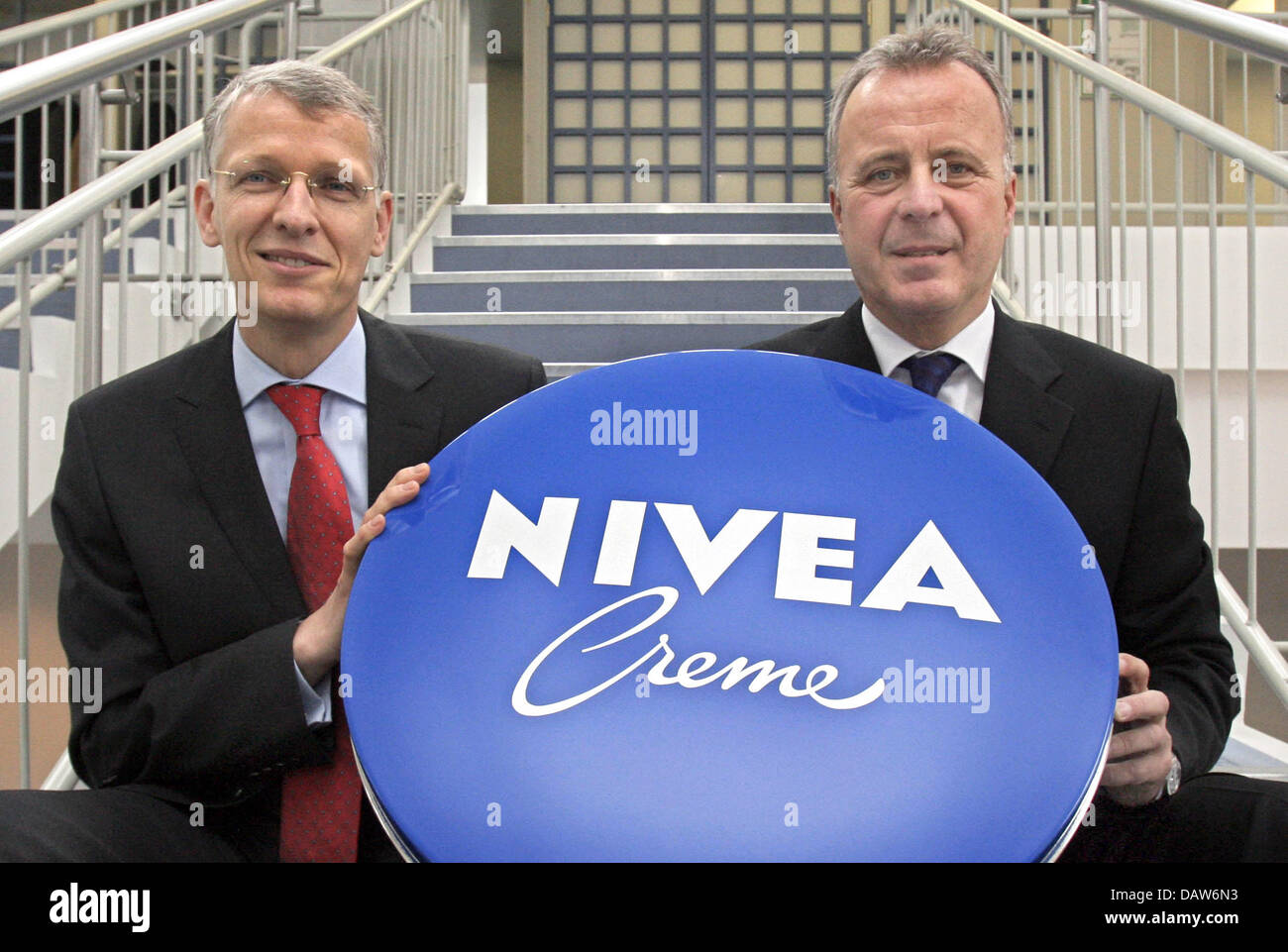 Nivea creme hi-res stock photography and images - Alamy