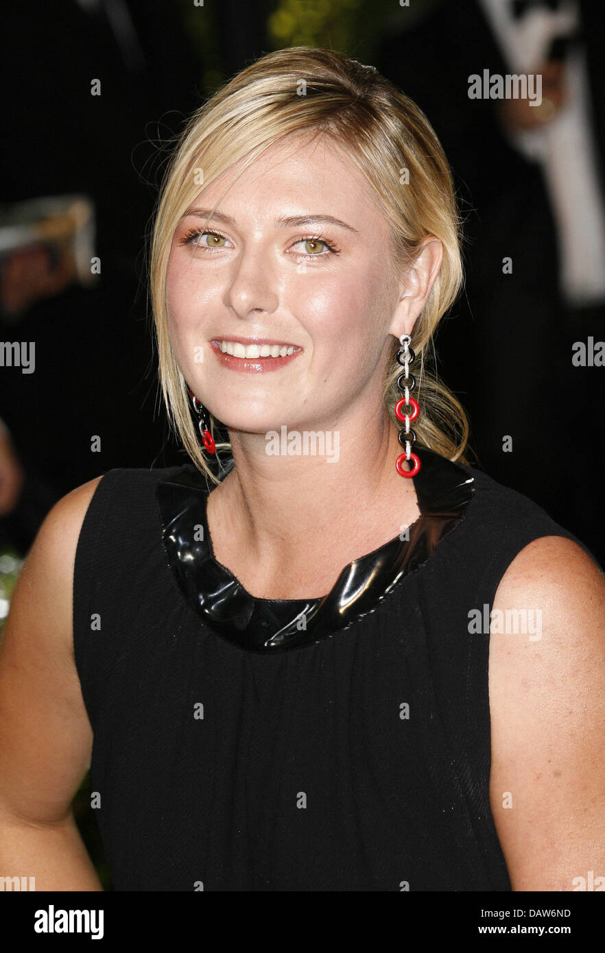 Russian tennis pro and model Maria Sharapova arrives at the Vanity Fair ...