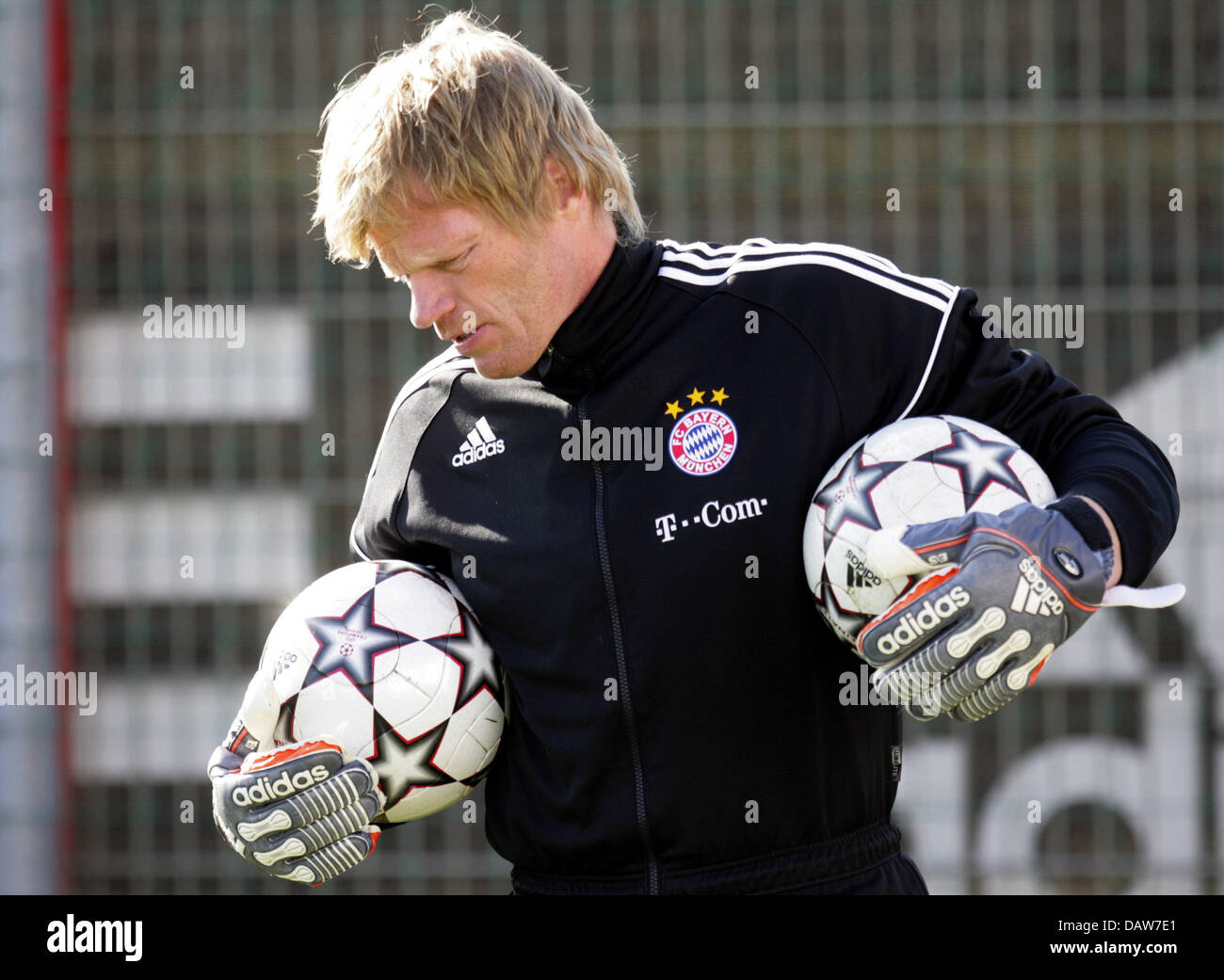 German Bundesliga club FC Bayern Munich's goalie Oliver Kahn pictured ...