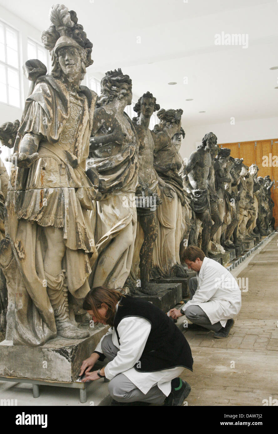 Staff of the Prussian Palaces and Gardens Foundation Berlin-Brandenburg ...