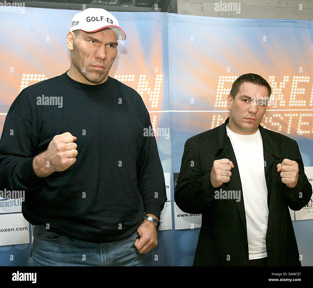 Heivy weight boxers Nikolai Valuev from Russia (L) and contender Ruslan ...