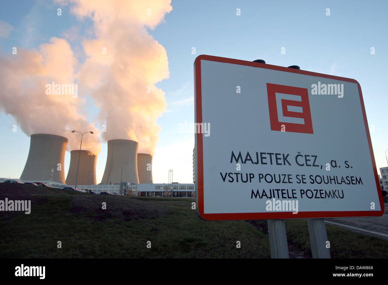 The picture shows the nulear power plant Temelin, Czech Republic, 11 ...