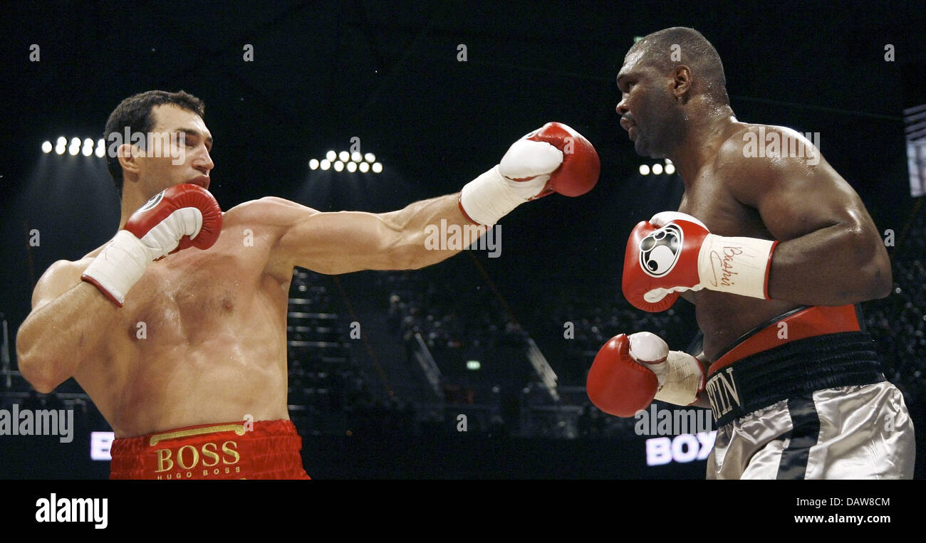 Ukrainian heavyweight champion Wladimir Klitschko (L) is pictured with ...