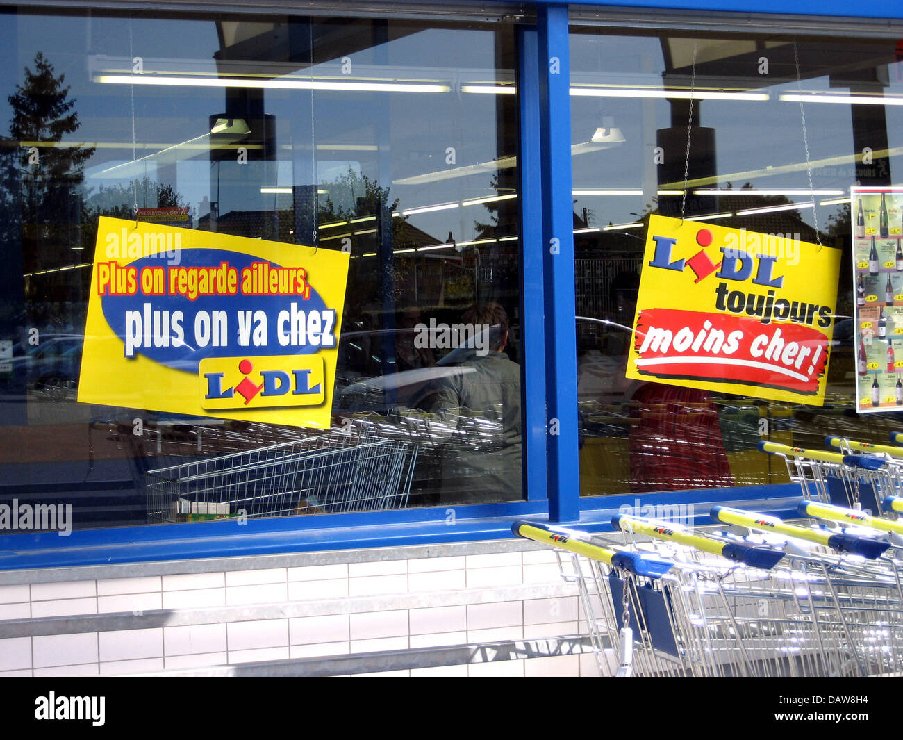 Lidl poster hi-res stock photography and images - Alamy