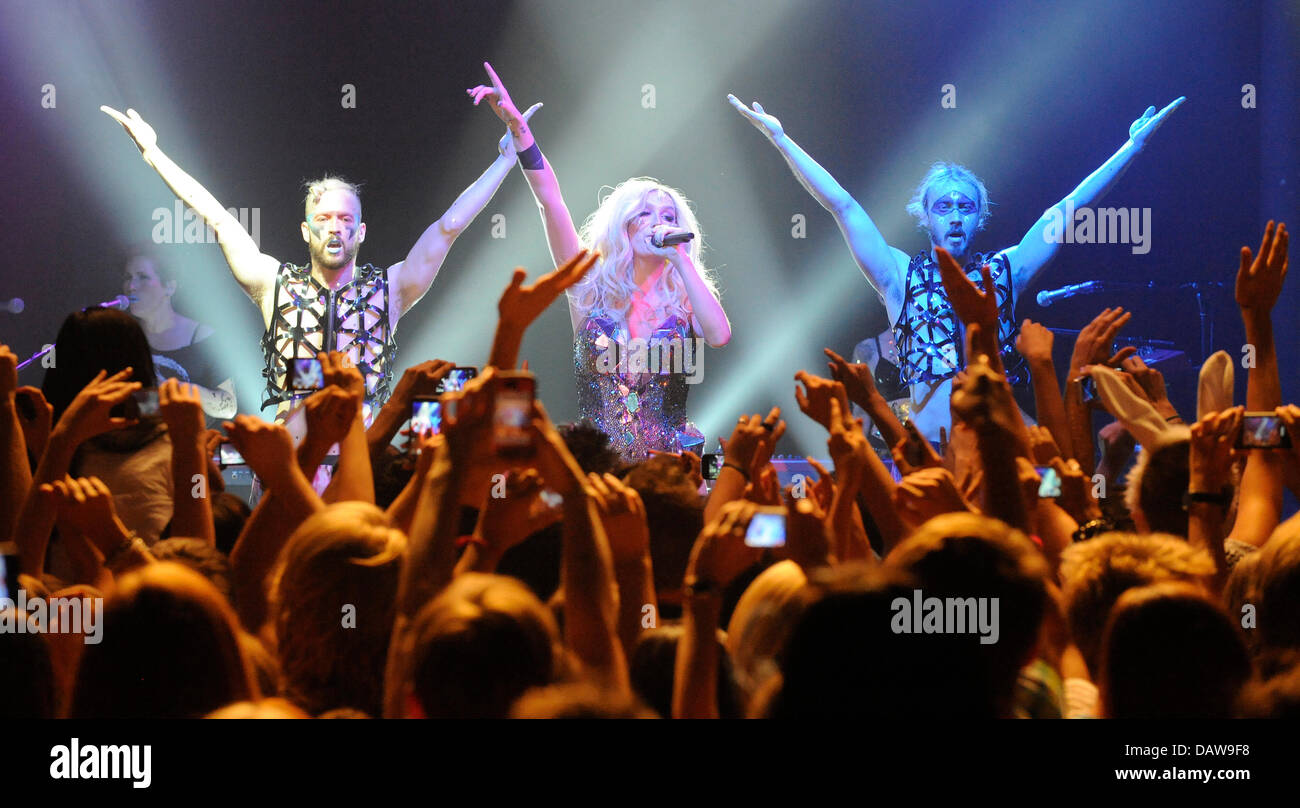 Kesha hi-res stock photography and images - Alamy