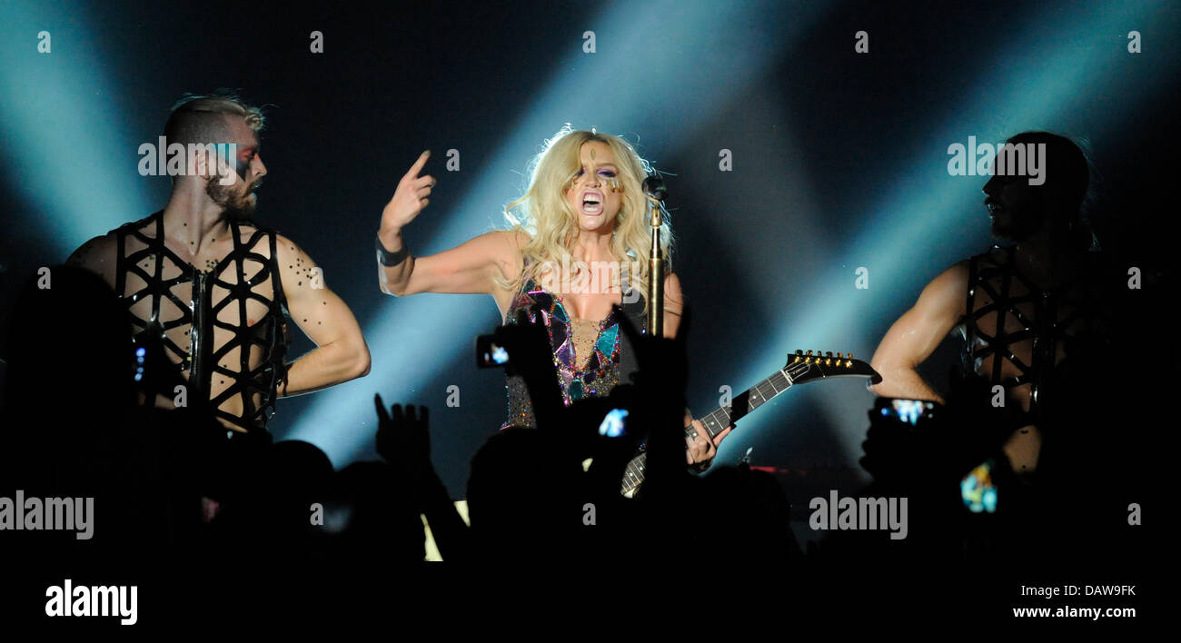 Kesha hi-res stock photography and images - Alamy
