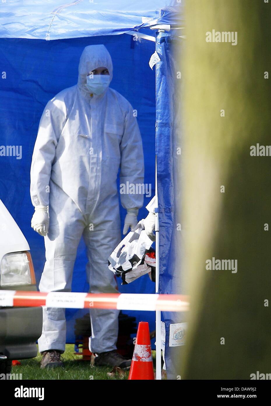 Corpse in plastic bag hi-res stock photography and images - Alamy