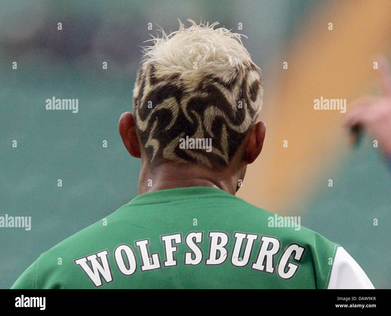 The picture shows the new haircut of Wolfsburg's Marcelinho during the ...
