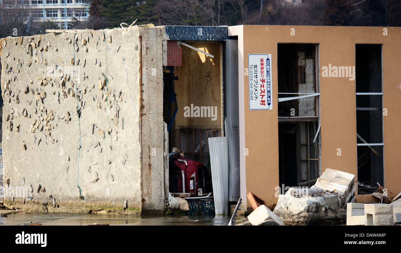 House destroyed by tsunami hi-res stock photography and images - Alamy