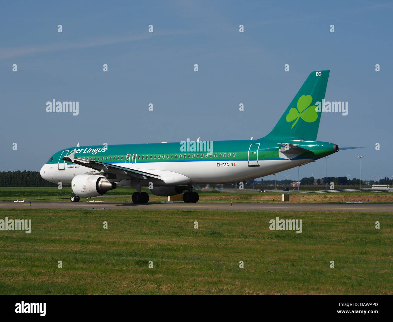 EI-DEG Aer Lingus Airbus A320-214 - cn 2272 5 Stock Photo - Alamy
