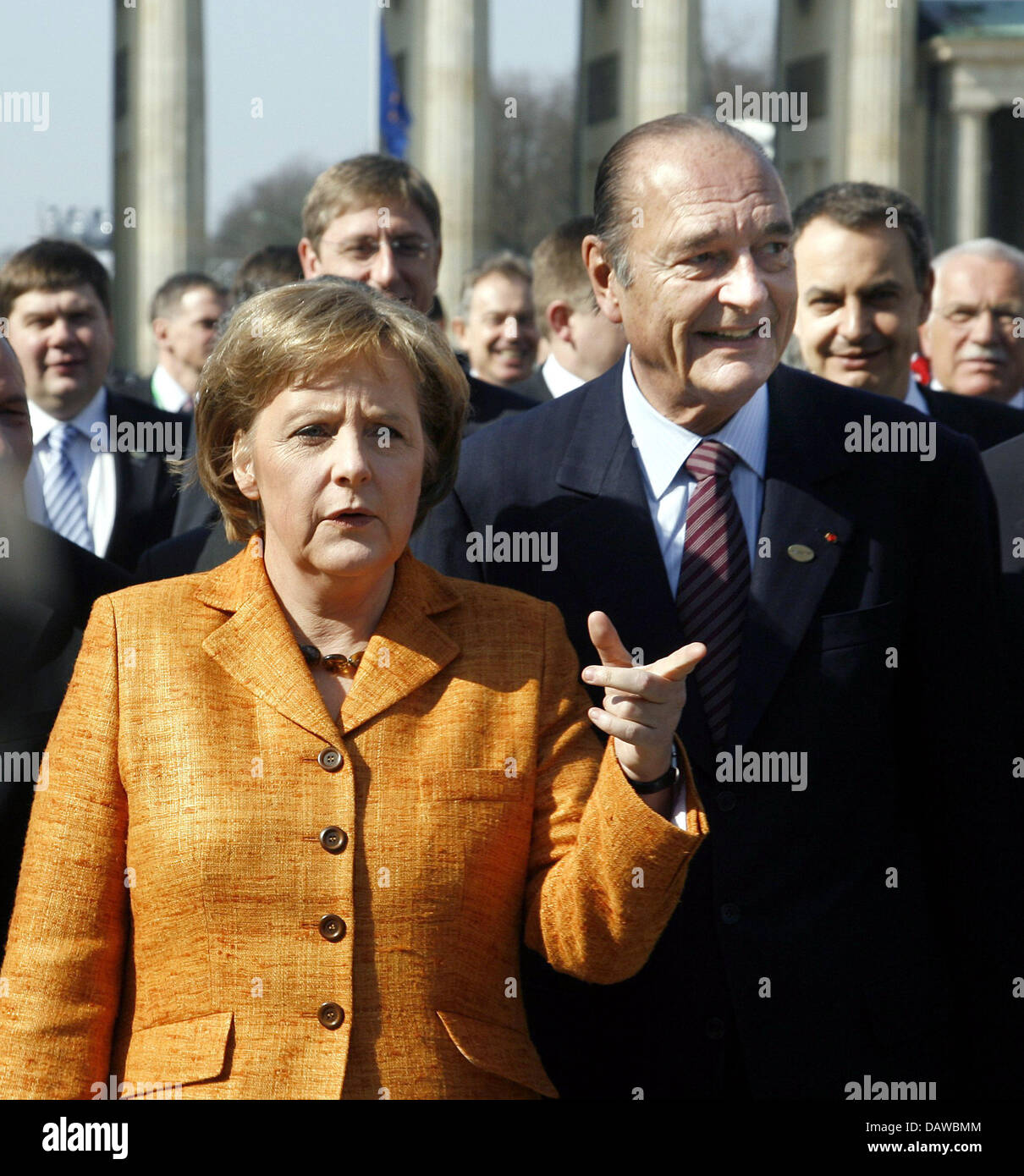 German Chancellor Angela Merkel and French President Jacques Chirac (R ...