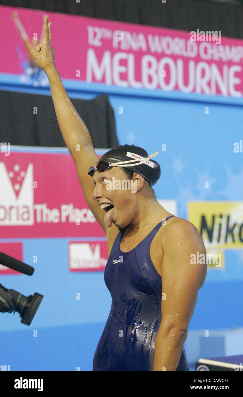 Aus single posing profile hi-res stock photography and images - Alamy