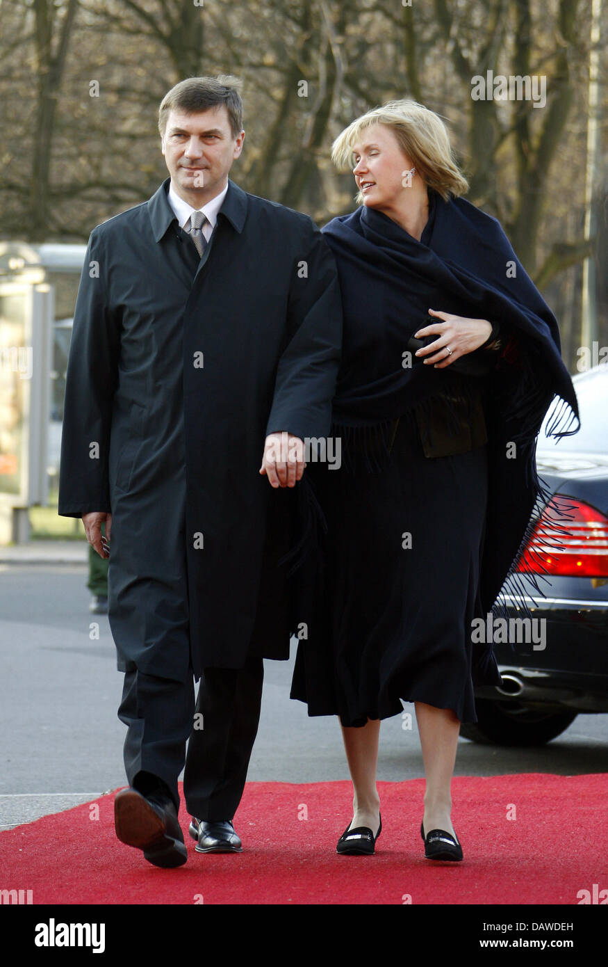 The Estonian Prime Minister Andrus Ansip and his wife Anu arrive at a ...