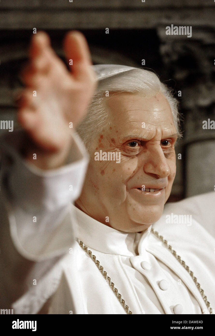 The waxfigure of Pope Benedict XVI welcomes the visitors to Germany's ...