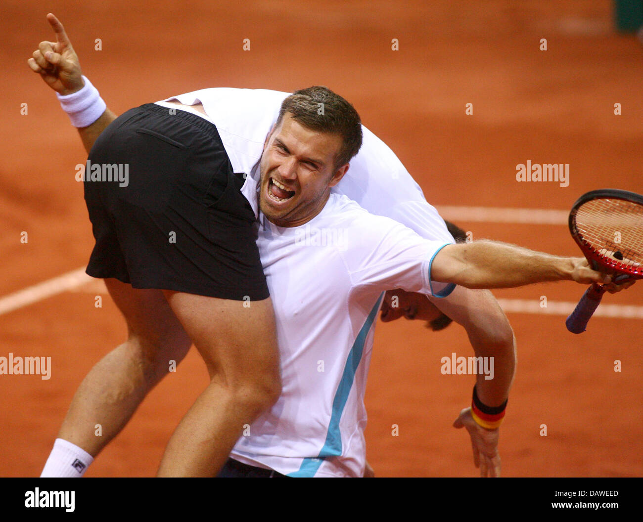 German tennis double Alexander Waske (R) and Michael Kohlmann celebrate ...
