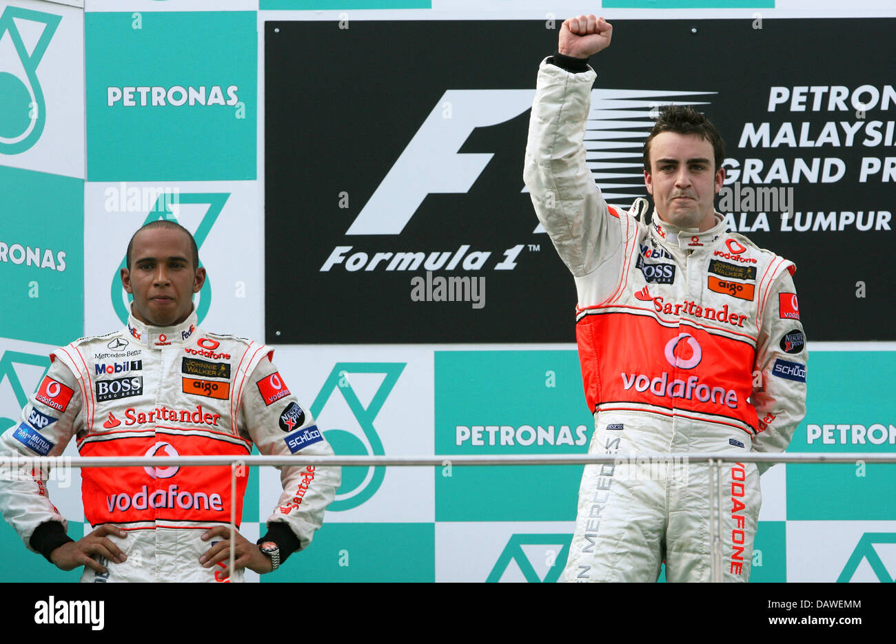 Lewis hamilton celebrate 2007 hi-res stock photography and images - Alamy