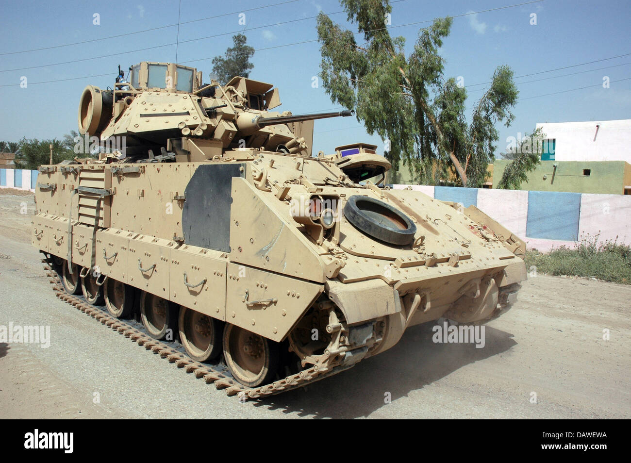 M2 bradley fighting vehicle hi-res stock photography and images - Alamy