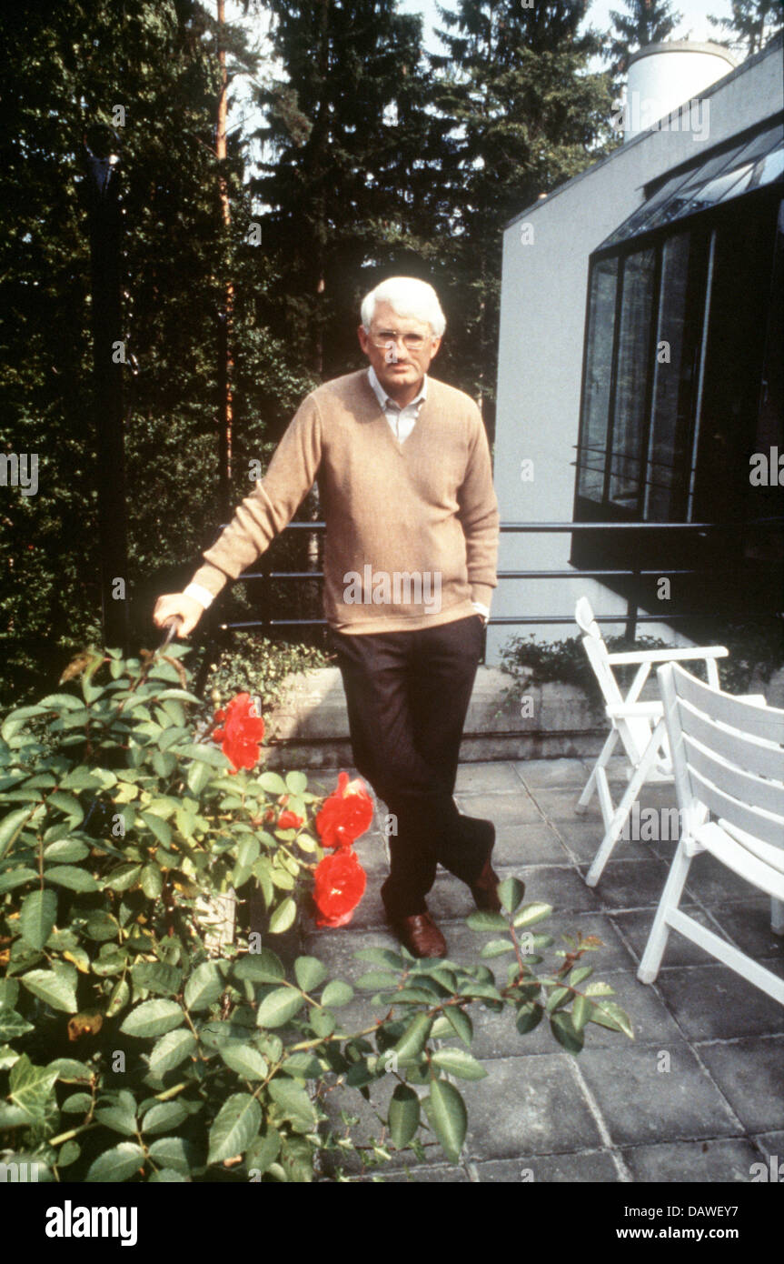 Juergen habermas hi-res stock photography and images - Alamy