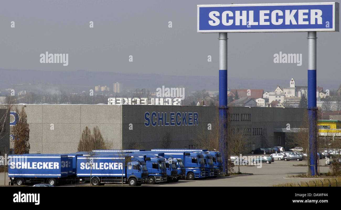 The picture shows the central warehouse of the chemist's chain ...