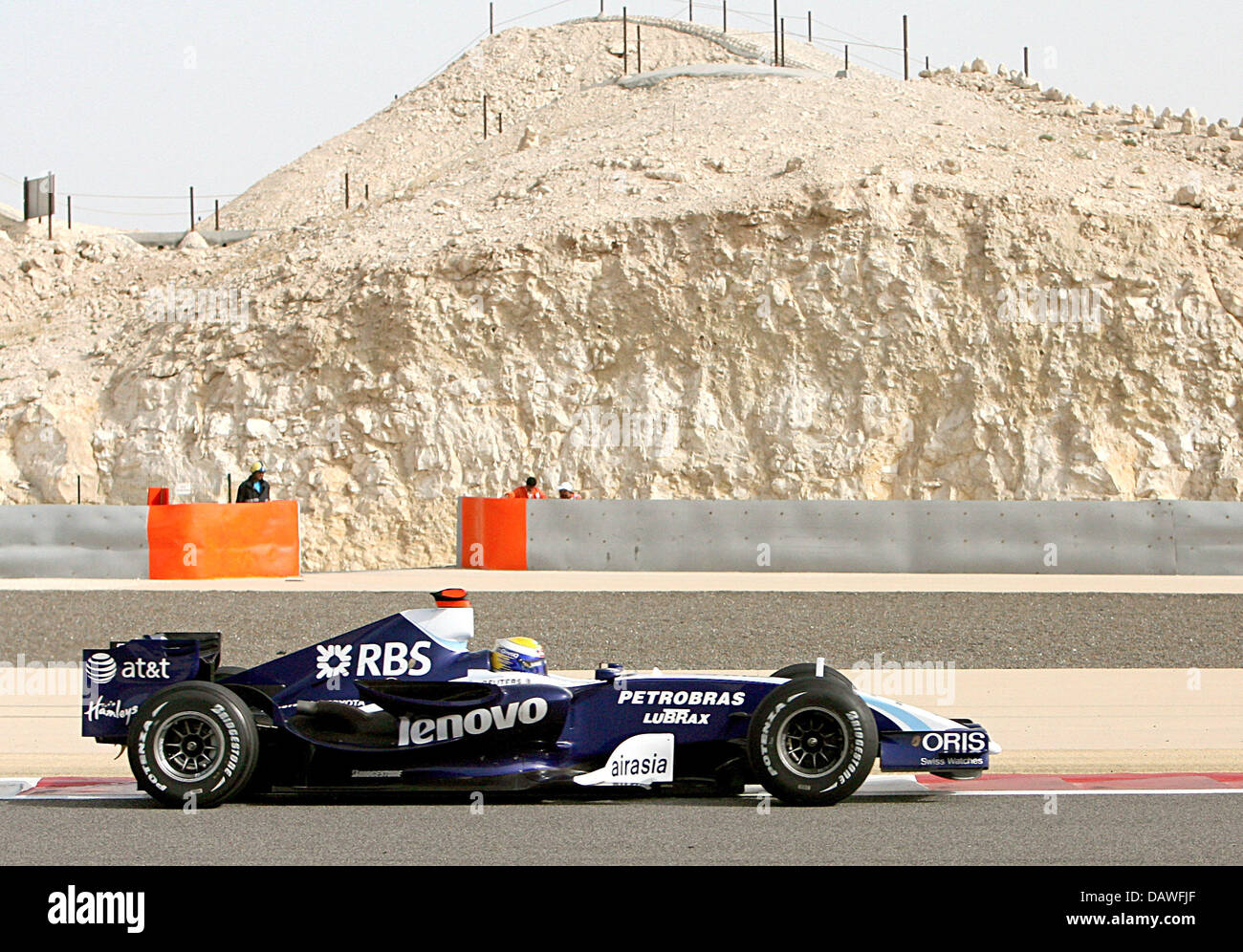 Bahrain f1 sand hi-res stock photography and images - Alamy