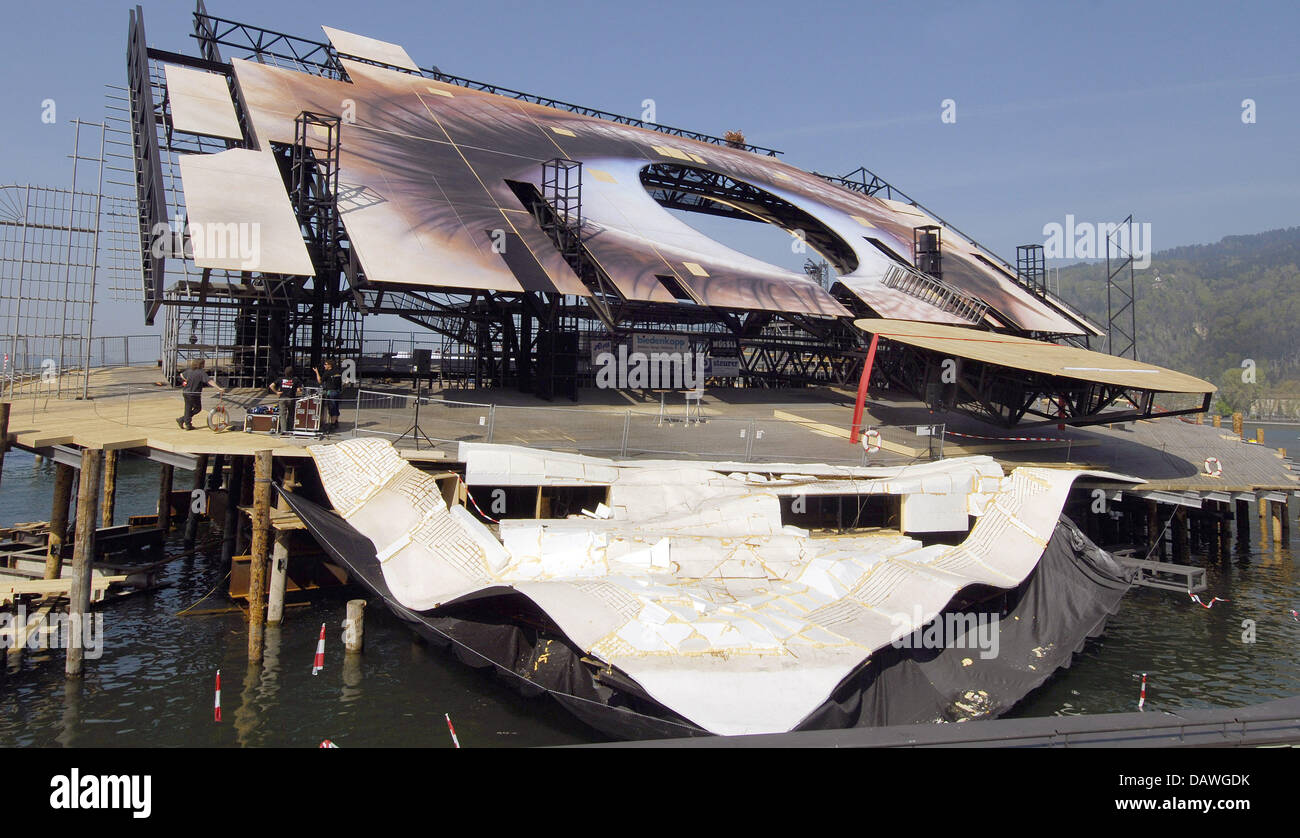 The photo shows the still unfinshed new stage setting for the opera ...