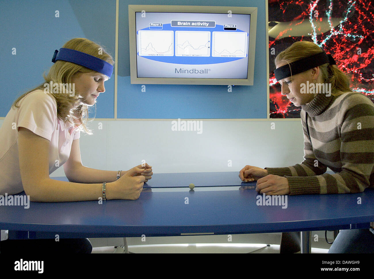 Brain waves measured hi-res stock photography and images - Alamy
