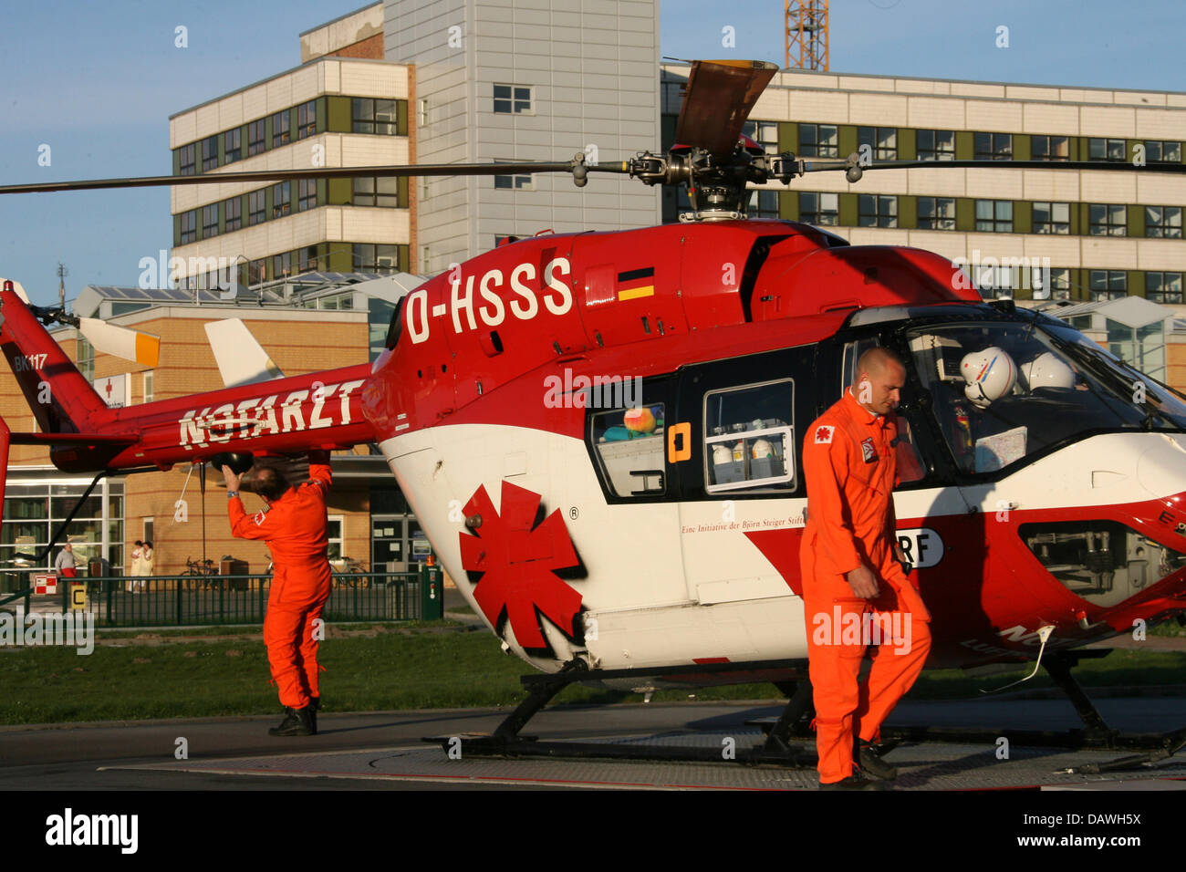 Pilot Walter Dittmann (L) and paramedic Enrico Wagner pepare the German ...