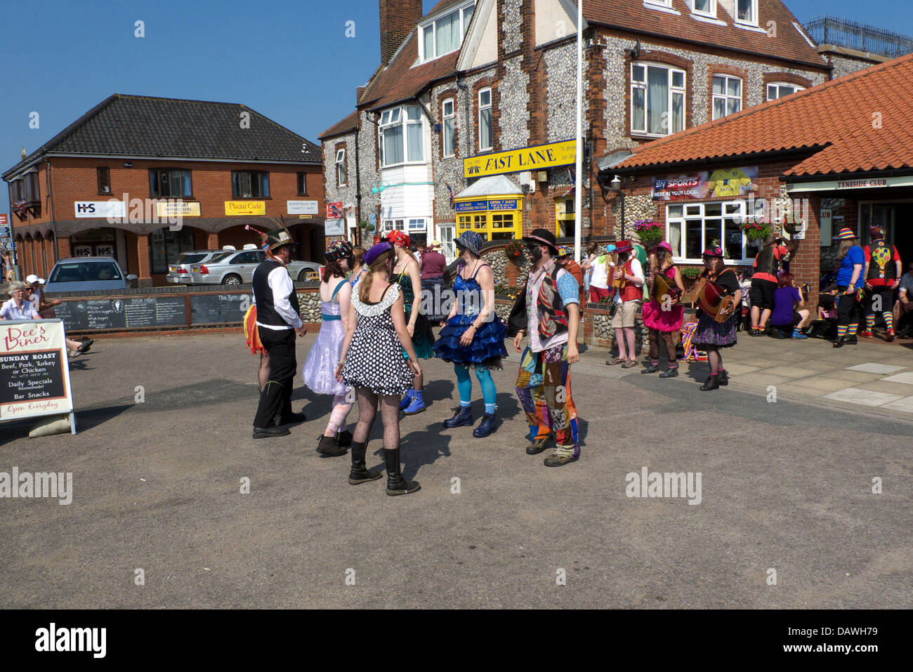 Ouse Washes Molly contemporary molly morris dancers at the 20th Potty ...