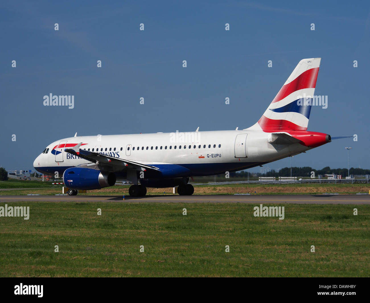 British airways a319 to take off hi-res stock photography and images ...