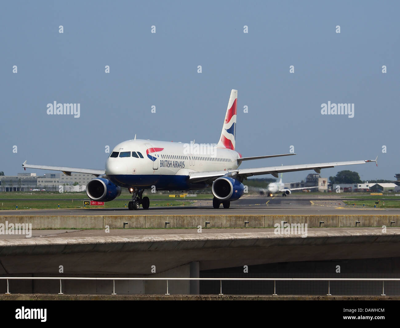 British airways airbus a320 boeing hi-res stock photography and images ...