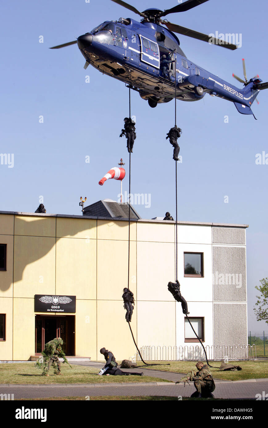 Action counter terrorism hi-res stock photography and images - Alamy