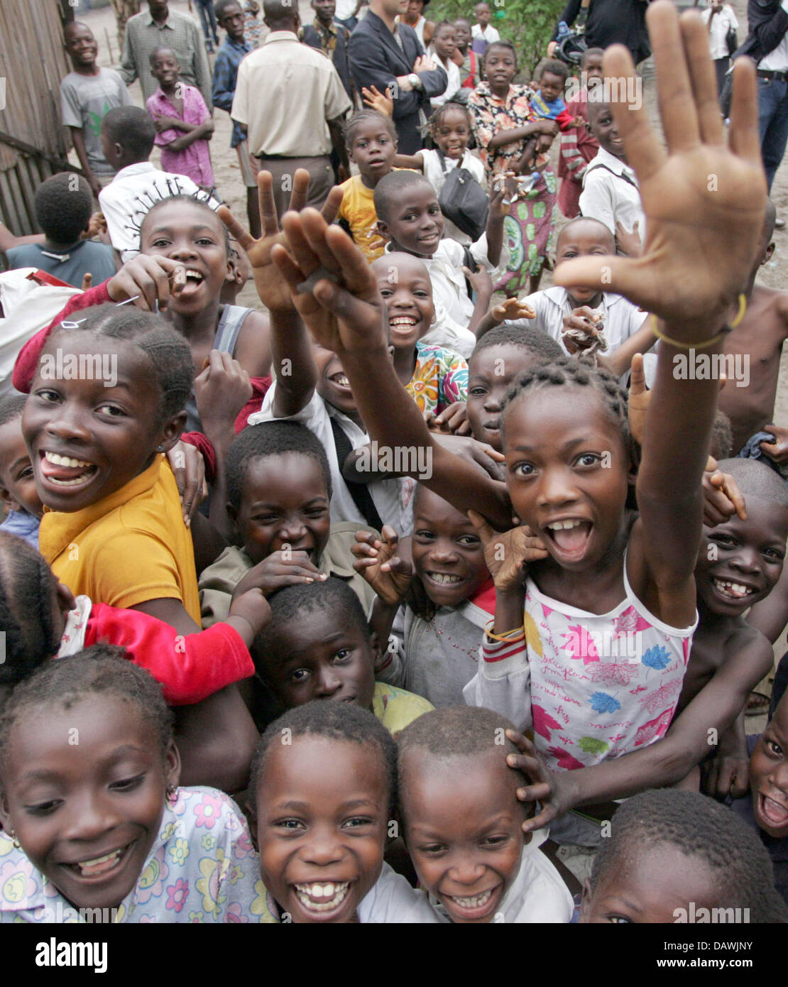 Kinshasa slum hi-res stock photography and images - Alamy